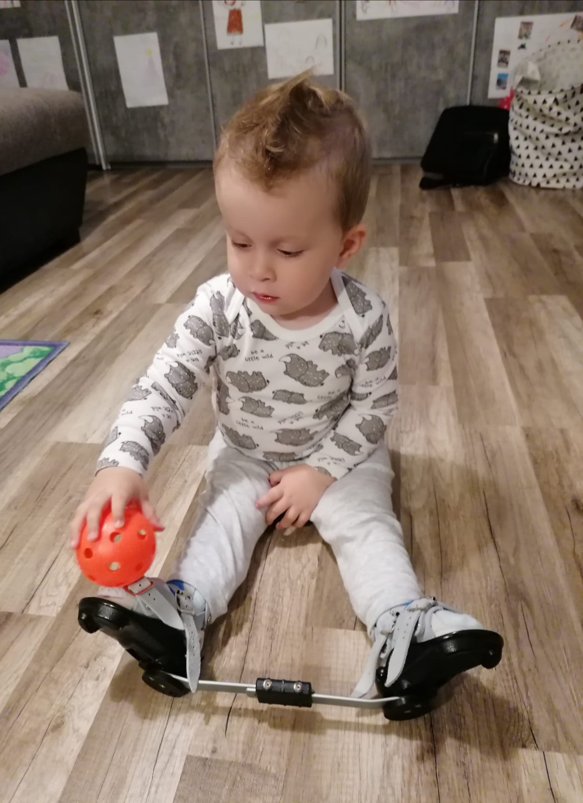 ĽudiaĽuďom.sk - Maxíkova operácia k prvým krôčikom