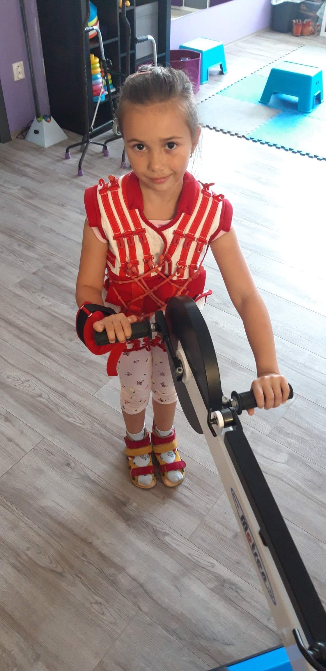 ĽudiaĽuďom.sk - Rehabilitácie pre Karinku